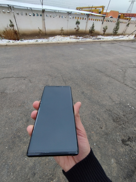 Срочно сотилади!!!    Samsung not 9