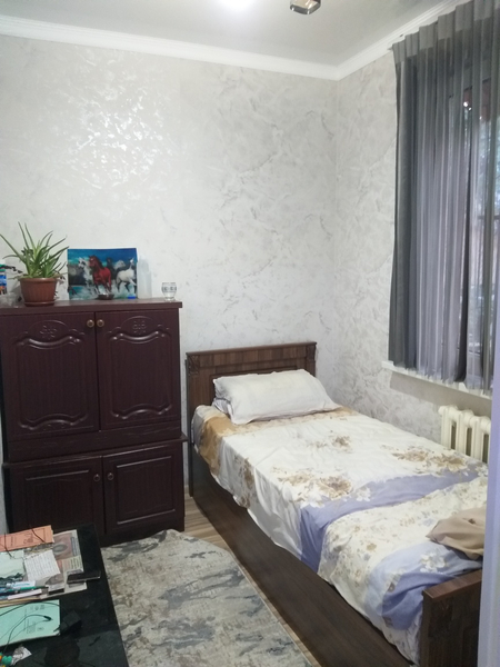 Срочно продаю свою квартиру Мирзо Улугбекский район 1 этаж 3х ком