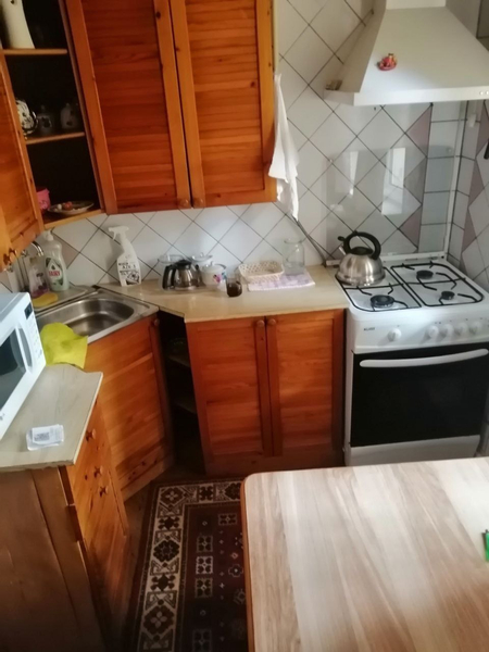 Срочно сдаётся 2//2//4 квартира на против ресторана Парвоза
