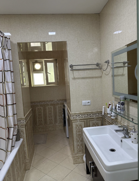 Центр Спец План 4х комнатная 1этад 130м2 Метро Цум