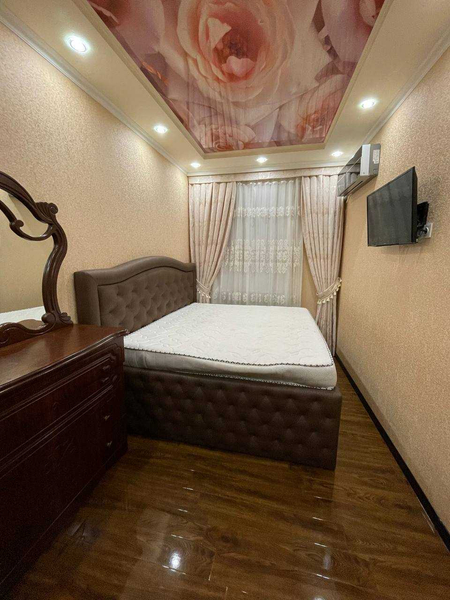 Центре Ойбек метро  3 ком Улица Чехова
