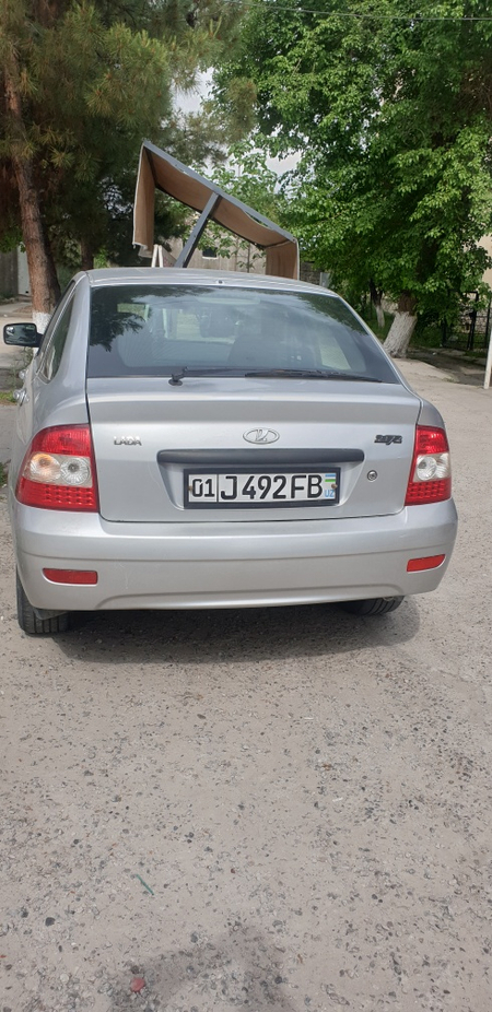 Приора хечбек 2172