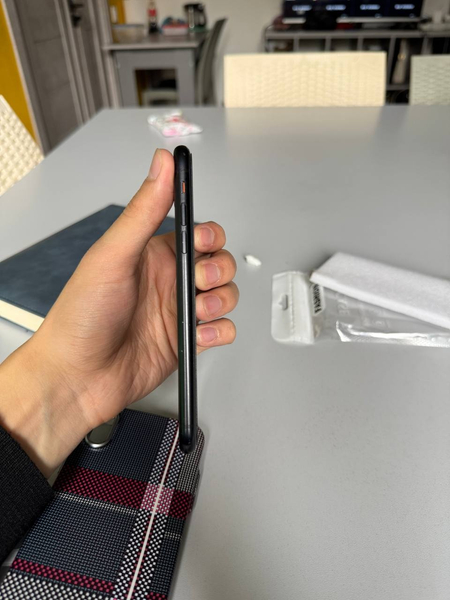 IPhone XR 64gb holati zor