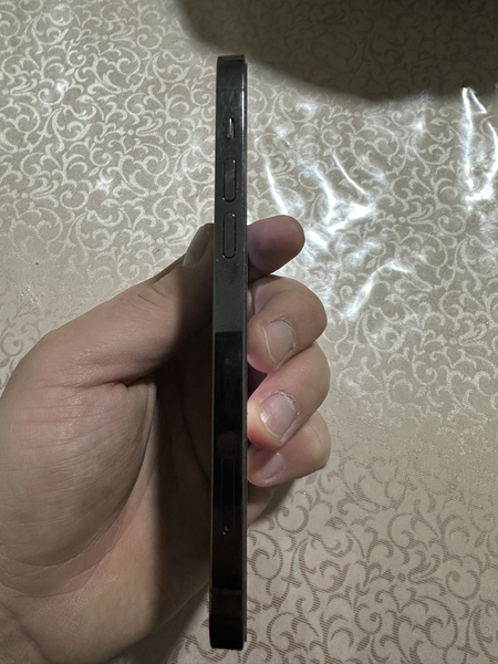 Iphone 12 pro  emkost 73