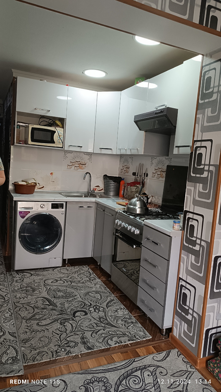 Продается 3 х комнатная квартира в городе Бухаре