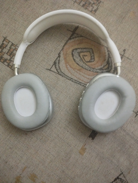 Naushnik p9 model
