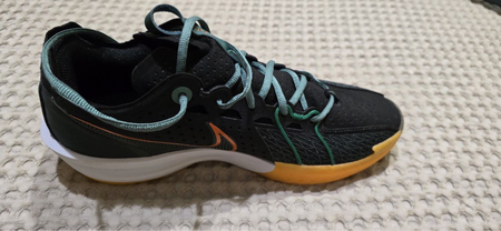 Баскетбольные кроссовки NIKE GT CUT 3