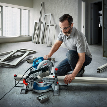Торцовочная пила (торцовка, тарцовка) BOSCH GCM 216 pro