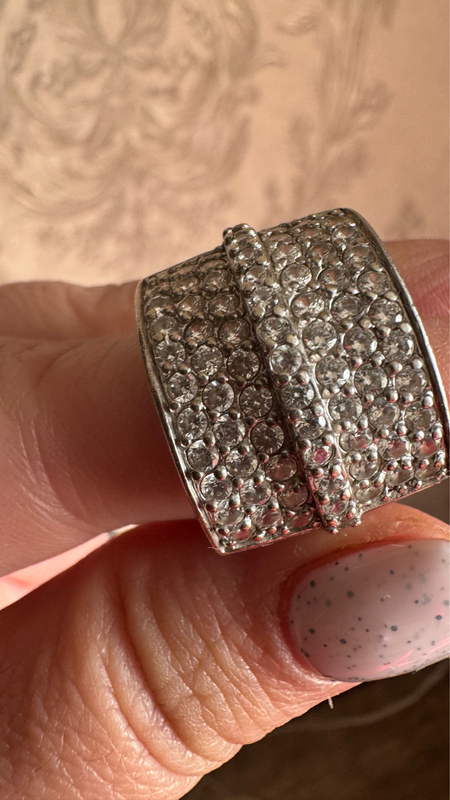 Серебро 925 пробы. Очень красивые