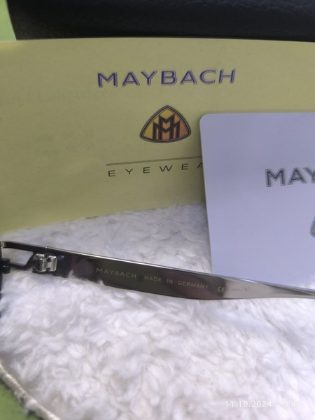 Maybach Ochki yengi