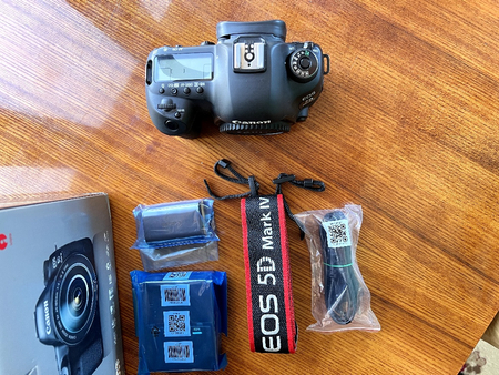Canon EOS 5D mark 4 BODY xolati yangi