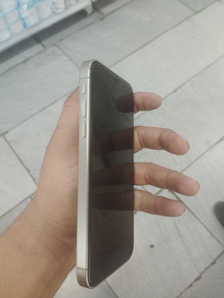 Iphone 15pro sotiladi