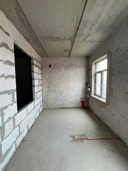 1 xonali 3-etaj 5 qavatli gishtli dom 40m²