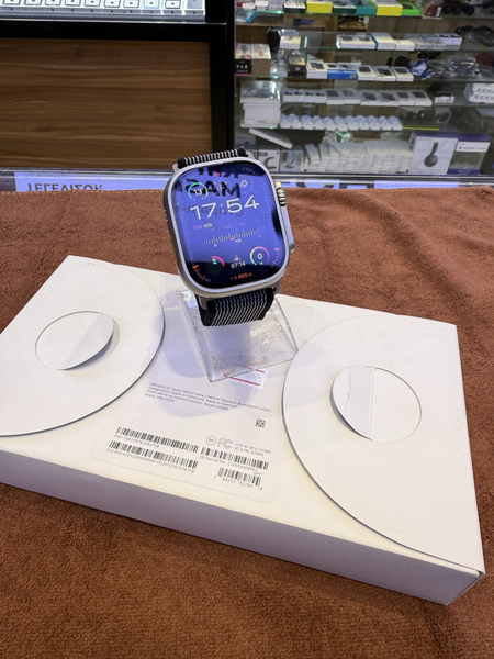 Apple iWatch Ultra 2 Natural Titanium