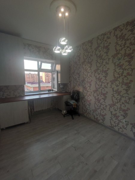 .Продам 2комнатную хороший ремонт 47м2 4этаж Сергели 5А метро 2,3станц