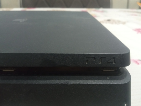 Playstation 4 продаётся