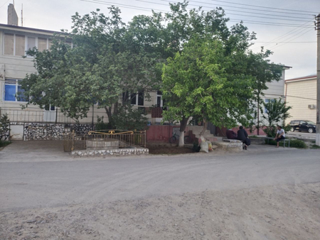 Shaxar markazidan 3 xonali kvartira srochni sotiladi