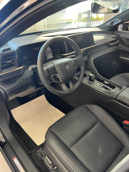 Toyota Crown 2.5L Hybrid 2023