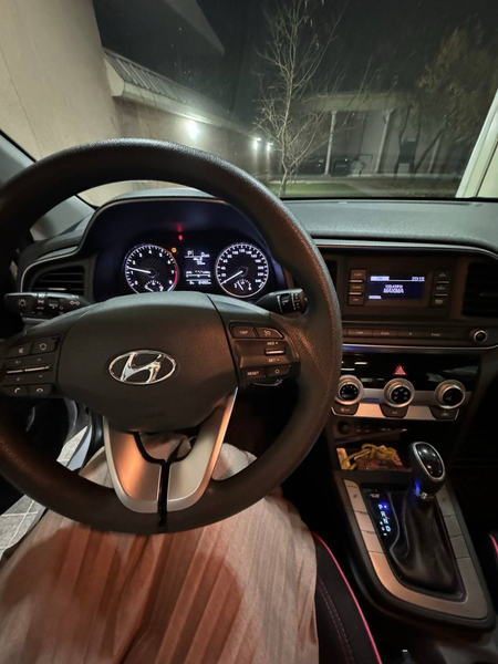 elantra “hyundai” цена договорная