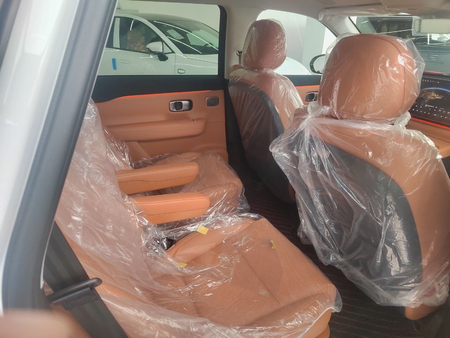 Leapmotor c16 hybrid 2 pozitsiya dop opsiya 2024