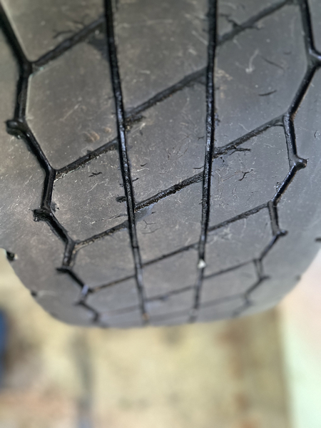 Продаю резину на тягач и полуприцеп 315/70R22.5