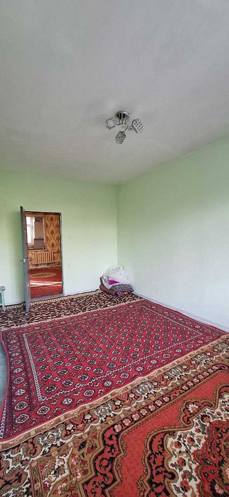 Uy Sotaman Chilonzor11 2xonali 3-etaj remontli balkon 1.5*3 maydoni 50