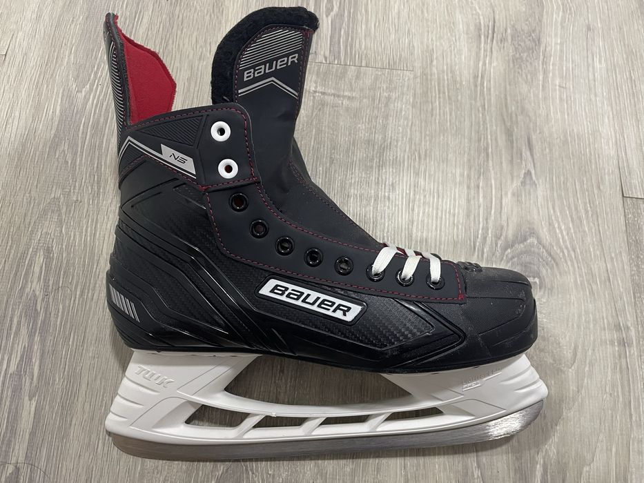 Продаю новые полупрофессиональные коньки BAUER