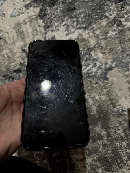 iPhone 11 sotiladi 128GB