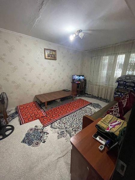 Продам квартиру Чиланзар-8 2-4-4 кирпич. Балкон 2х6