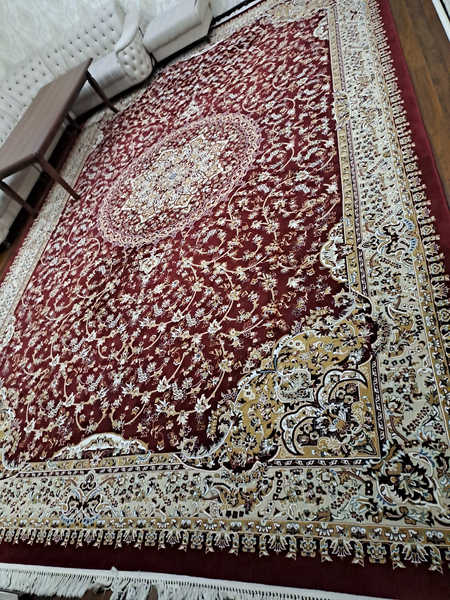 Продаётся плотный ковёр Samerteks