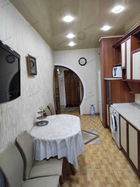 Срочно Продается: 3/4/9 Буз Базар.