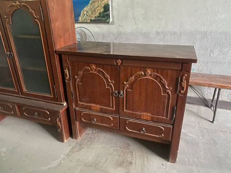 Yaxshi xolatda mebelar bor