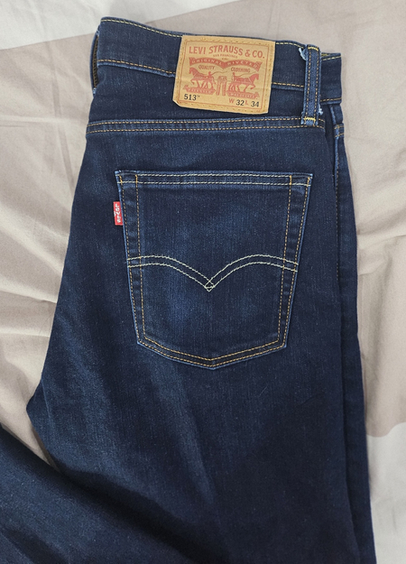 Levi's 513. W32 L34