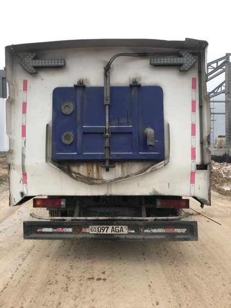 Продается Водовоз DONGFENG  8 куб.м  3 шт