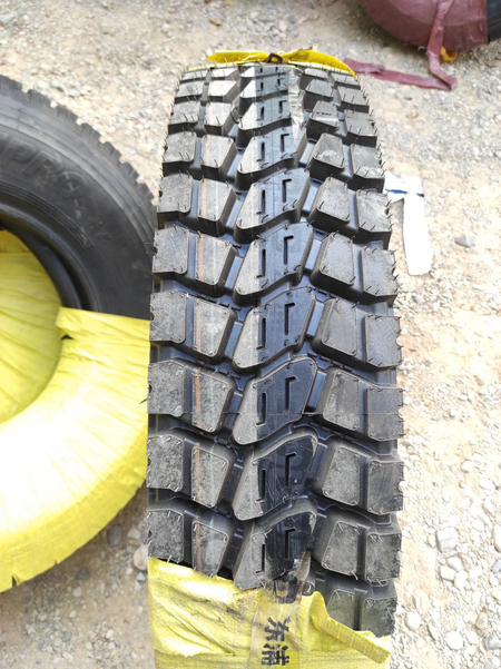 10.00R20 Wellplus 18PR