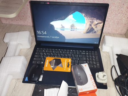 Noutbook Lenovo 8/256