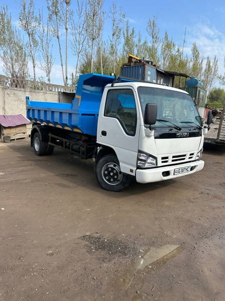Isuzu Самосвал