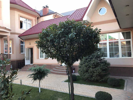 продается дом
Мирзо Улугбекский район 
(ор-р Никитина улица