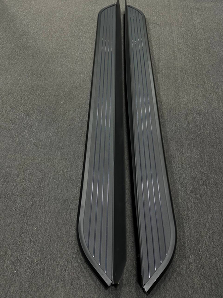 В продаже пороги(подножки) для C16 от «LeapMotor»