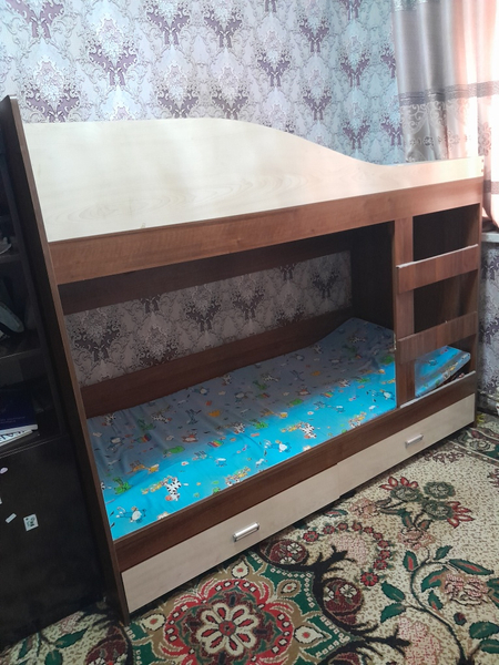 Болалар дивани срочна сотилади