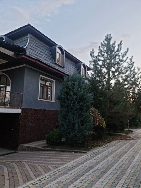 Продаётся завод для производства и своей дачей на чирчик платина