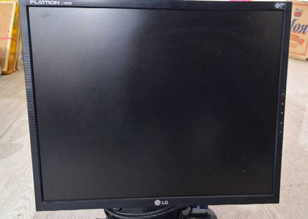 OLG 19 monitor sotiladi