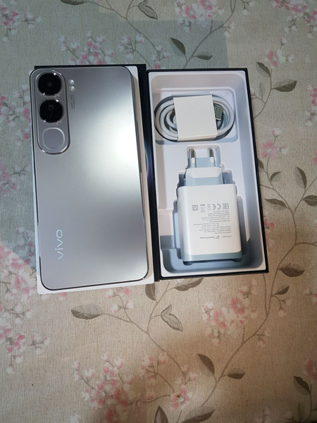 Vivo y19s Vivo v 40 lite srochna