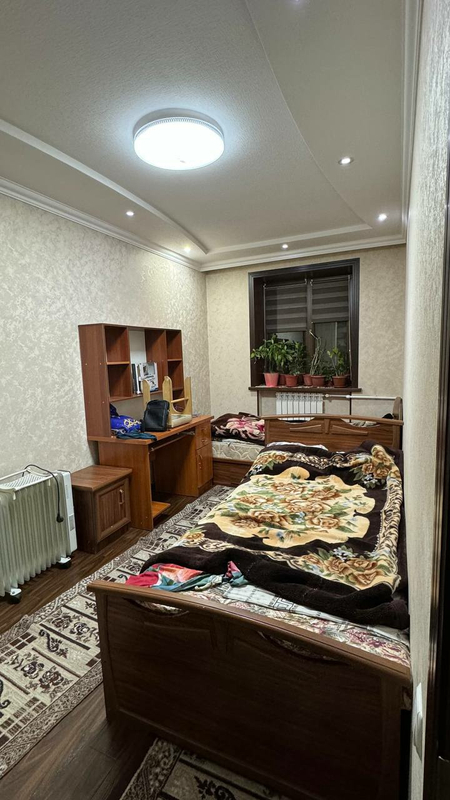 Район Чиланзарский 1 квартал. С мебелью и техникой 3 комнаты.