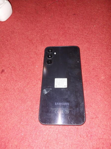 Samsung A 24 holati zo'r