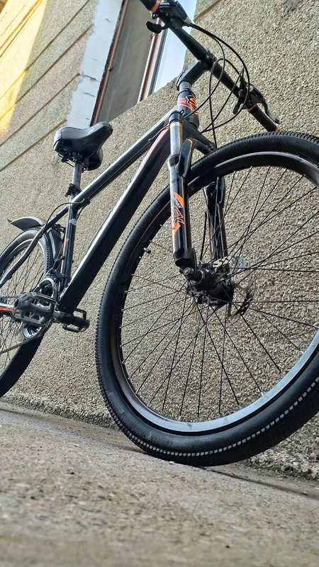 Skilmax velosiped Man 1 yil haydagan man Choʻtki turibdi