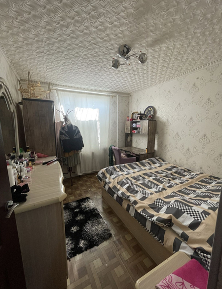 4/5/5 Чиланзар 26 срочно продаётся квартира . Балкон 2*6