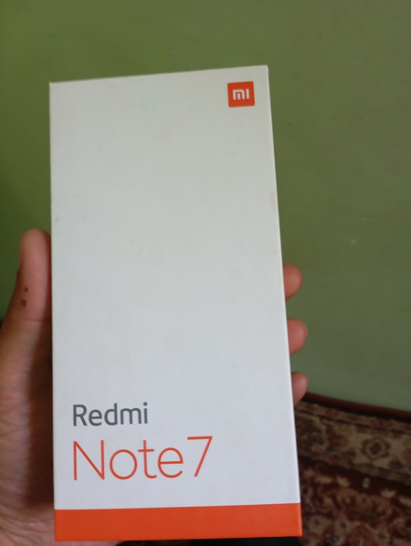 Redmi note 7 4/64gb Global yili 2019