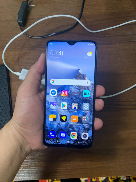 Продам родной почти новый Redmi note8pro