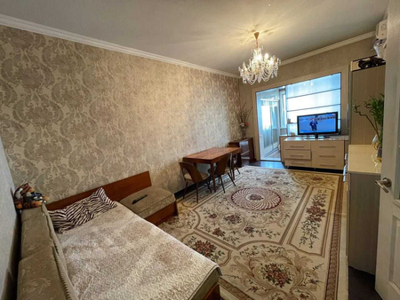 Продаётся квартиры 1/5/5 на Юнусабадском районе 17-й кв (J2319)